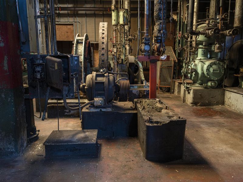 Los Angeles Industrial Workshop Machinery HDRi Maps and Backplates