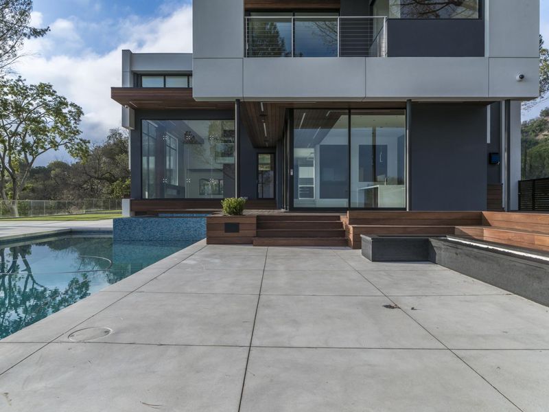 Modern Architecture in Los Angeles: Villa with a Pool HDRi Maps and ...