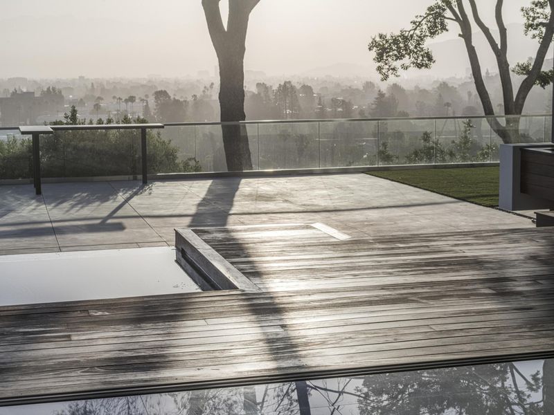 Los Angeles Modern Villa: Overlooking Water HDRi Maps and Backplates