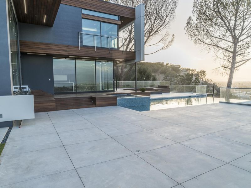 Los Angeles Modern Villa Sunlit HDRi Maps and Backplates