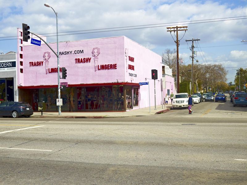 Los Angeles Pink Building Architecture HDRi Maps and Backplates