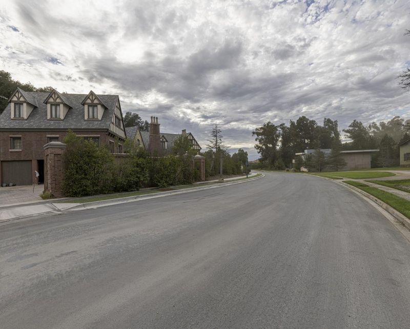 Los Angeles Residential Street Homes HDRi Maps and Backplates