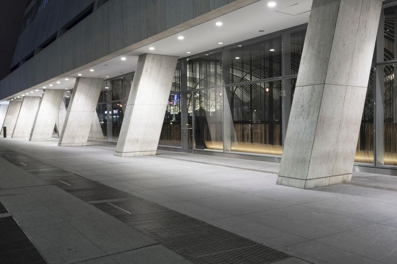 Low Concrete Building: Open Space and Modern Design