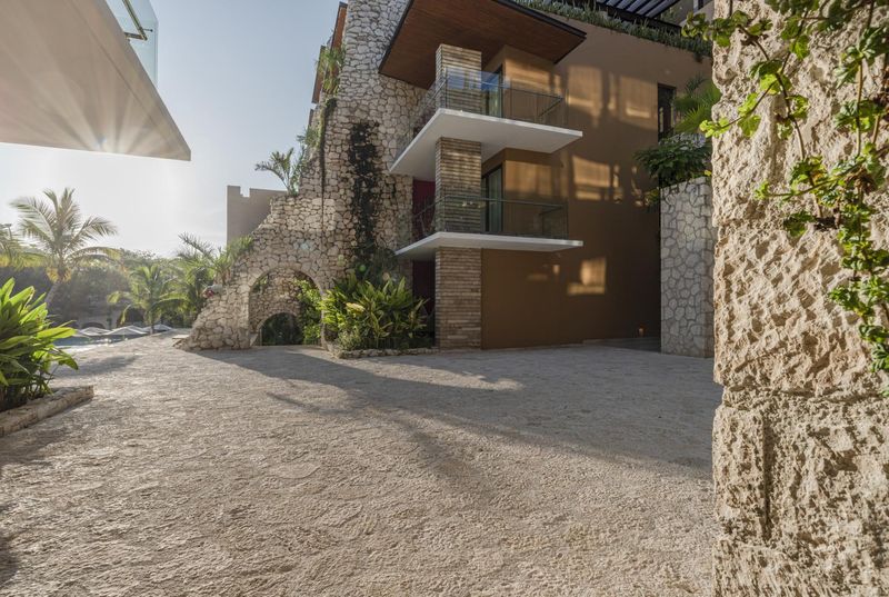 Luxury Villa in Solidaridad, Mexico HDRi Maps and Backplates
