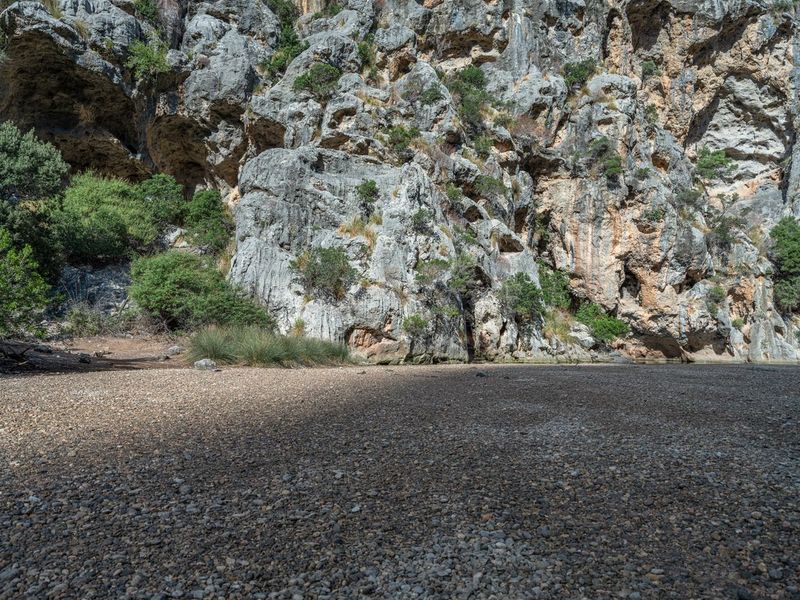 Majorca, Spain: Rock Wall and Shadow HDRi Maps and Backplates