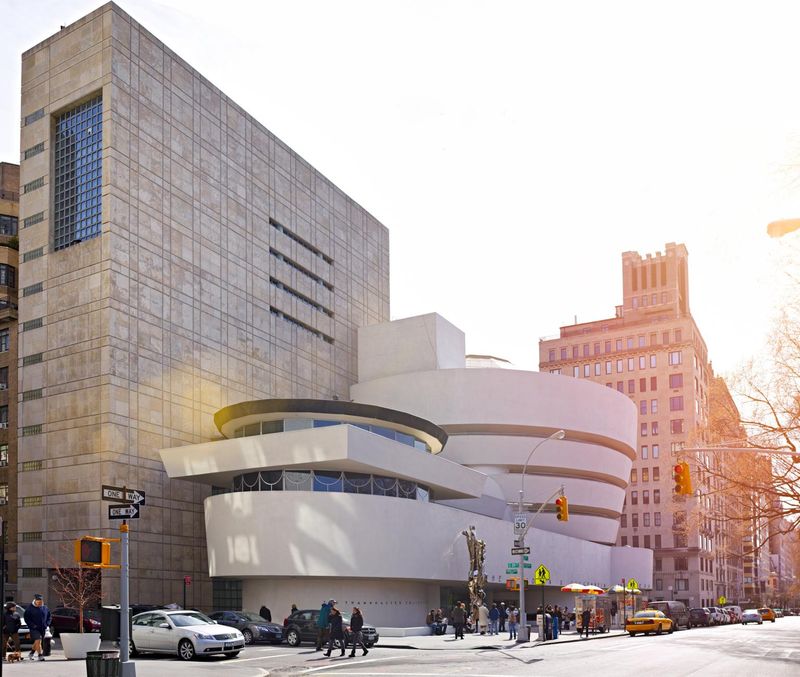 Manhattan Guggenheim Museum, New York HDRi Maps and Backplates