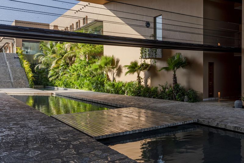 Mexico Residential Property with Courtyard and Swimming Pool HDRi Maps ...