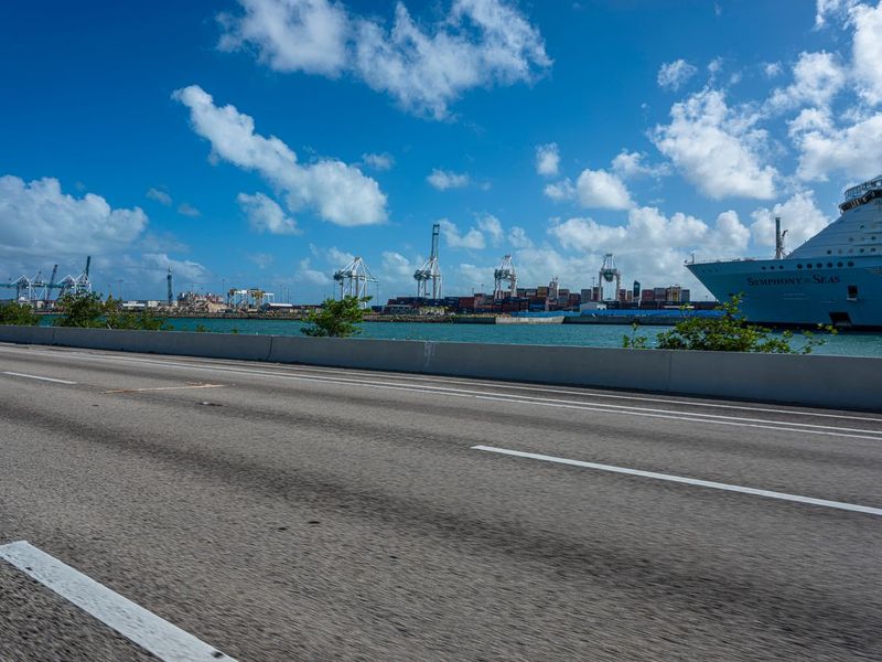 Miami Beach: Coastal Road with Ocean View HDRi Maps and Backplates