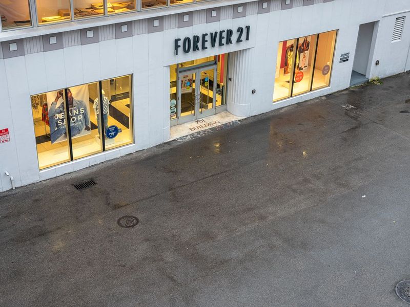 Miami Beach Florida Storefront Rain HDRi Maps and Backplates