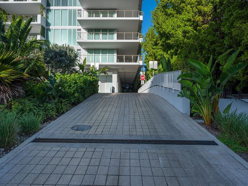 Miami Beach Residential Road Urban Design HDRi Maps and Backplates