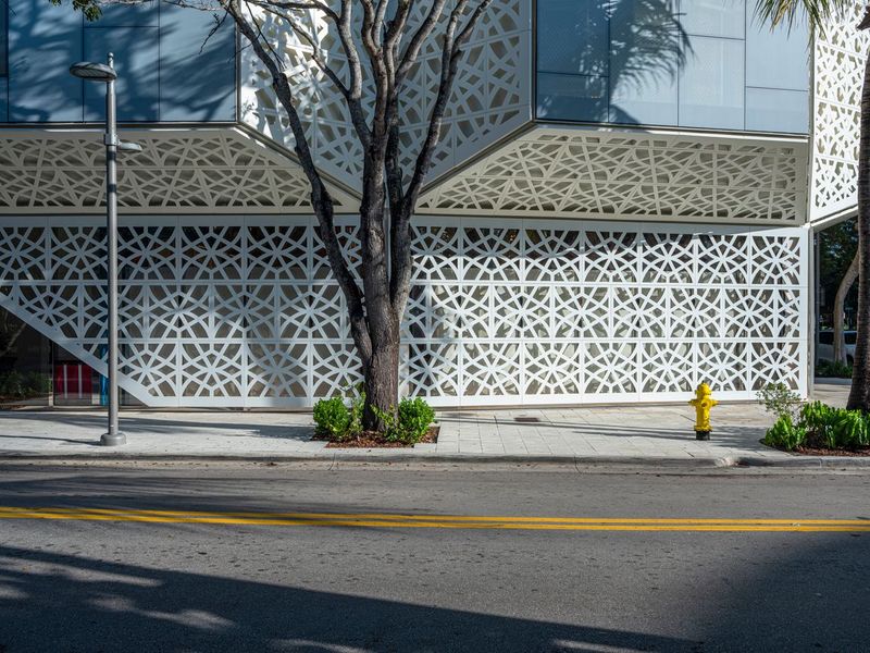 Modern Architecture on Miami City Streets HDRi Maps and Backplates