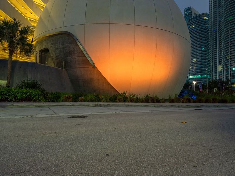 Miami Streets: Neon Lights at Dawn - HDRi Maps and Backplates