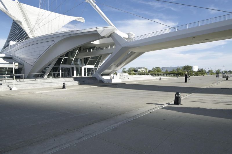 Modern Architecture in the City of Milwaukee HDRi Maps and Backplates