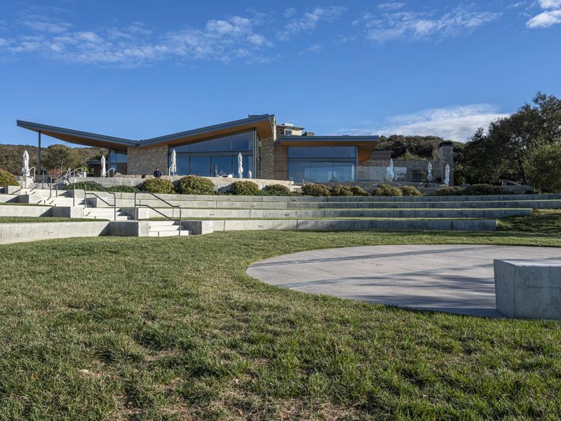 Modern Architecture: A Stunning House Property HDRi Maps and Backplates