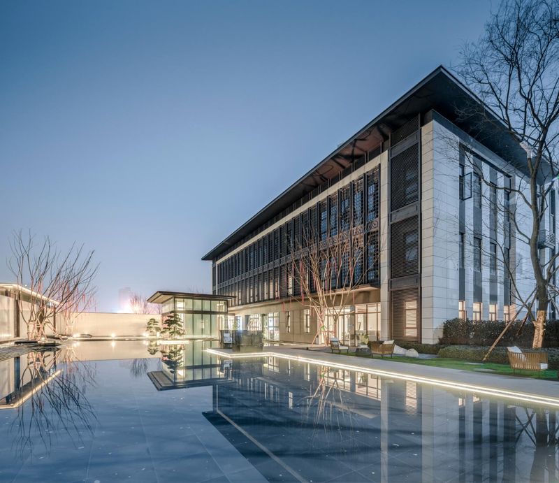 Modern Building with Pool in Evening Light HDRi Maps and Backplates