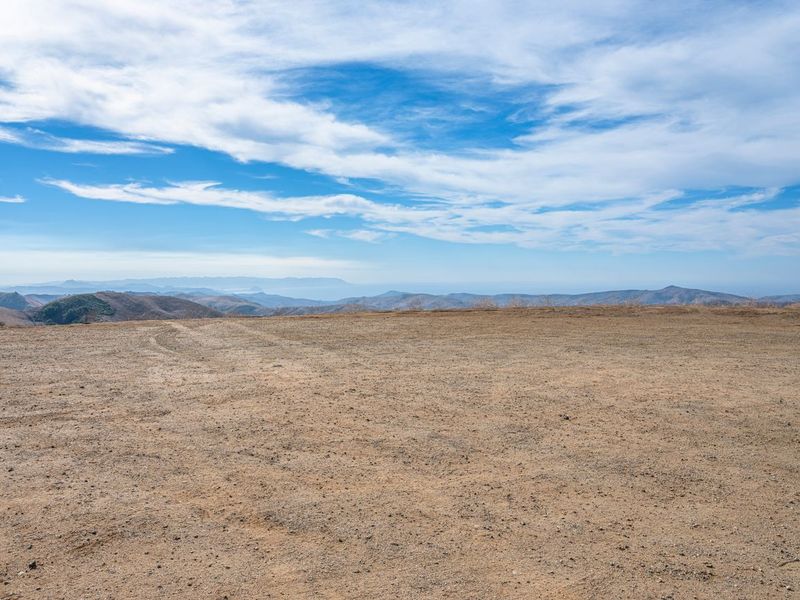 Mountain Landscape: A Nature Overview HDRi Maps and Backplates