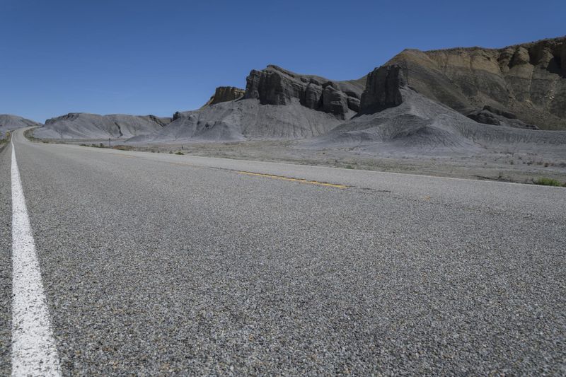 Mountain Pass in Utah: Clear Sky, Desert Geology HDRi Maps and Backplates