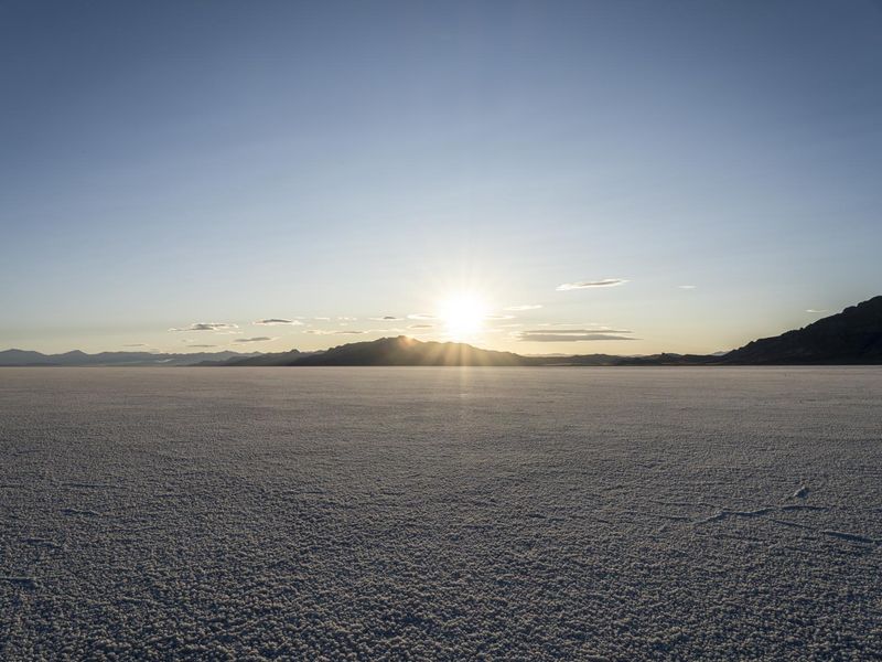 Nature in Utah: Sunlight Reflecting on the Ocean HDRi Maps and Backplates
