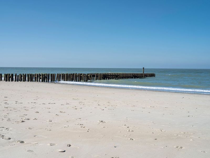 Netherlands Beach: Shoreline, Water, and Sand HDRi Maps and Backplates