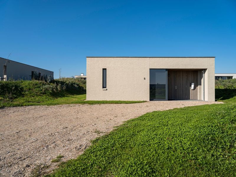 Netherlands Landscape: Clear Sky and Vegetation HDRi Maps and Backplates