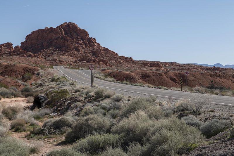 Nevada Landscape: Clear Sky and Majestic Mountains HDRi Maps and Backplates