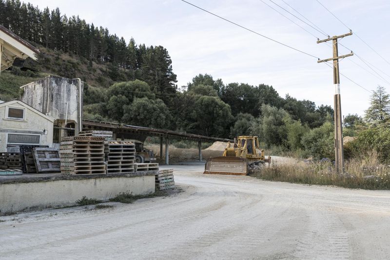 New Zealand's Low Dirt Gravel Road HDRi Maps and Backplates