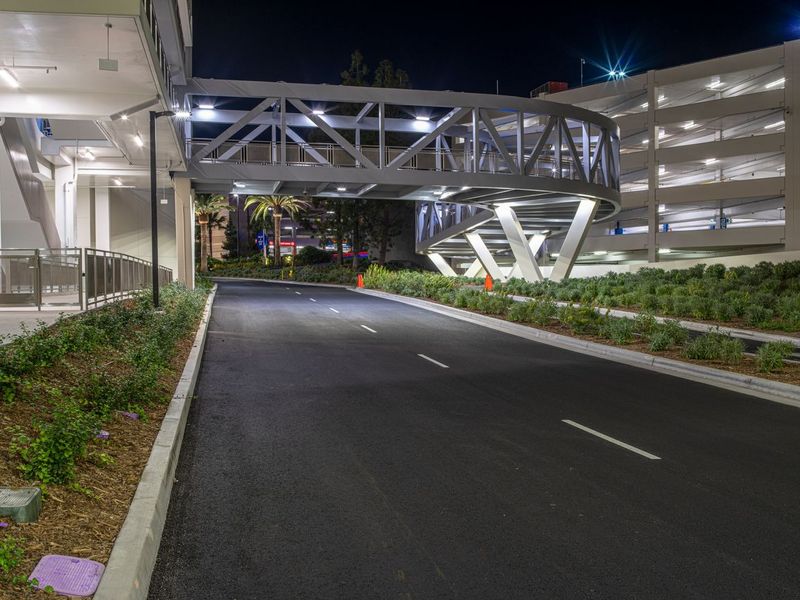 Night Road in the Suburbs of Los Angeles - HDRi Maps and Backplates