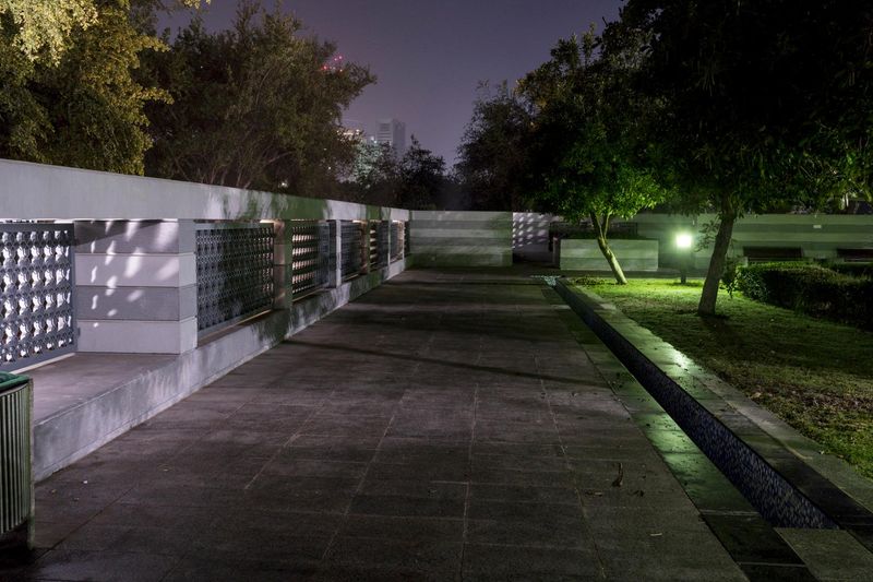 Nighttime Architecture: Reflections on Water HDRi Maps and Backplates