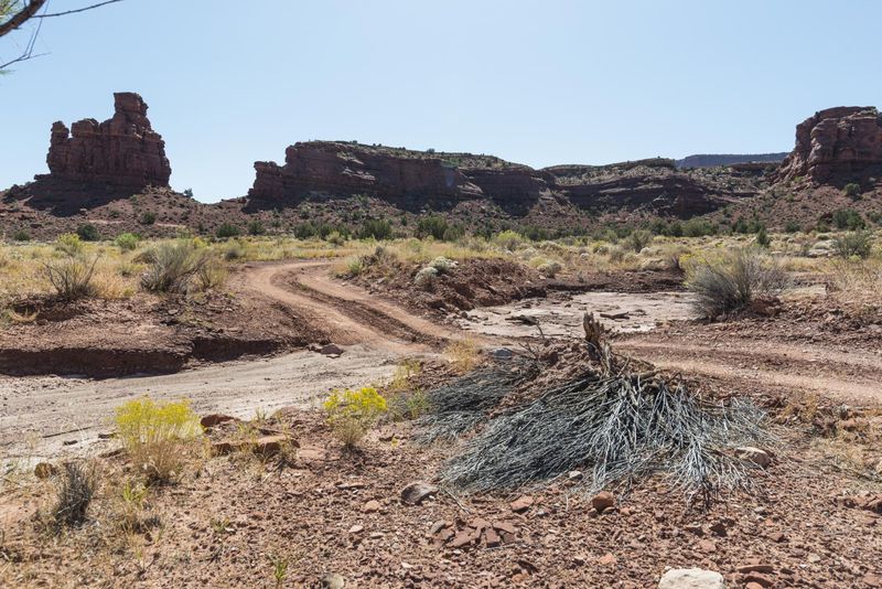 Off Road Driving in Utah's Badlands HDRi Maps and Backplates