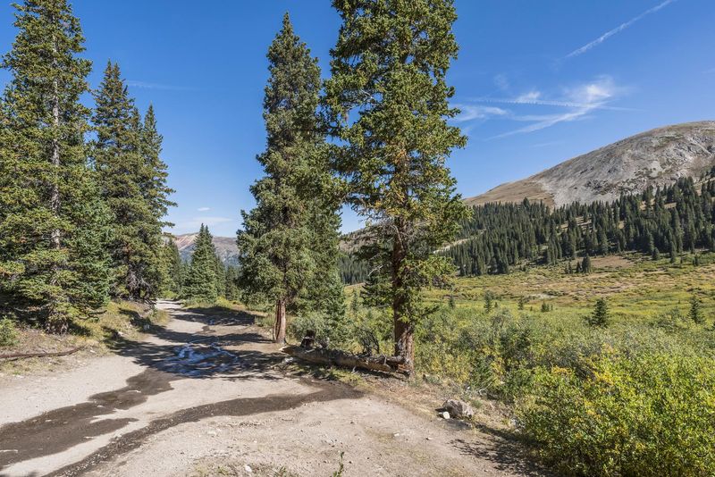 Off Road Landscape: Mountain View HDRi Maps and Backplates