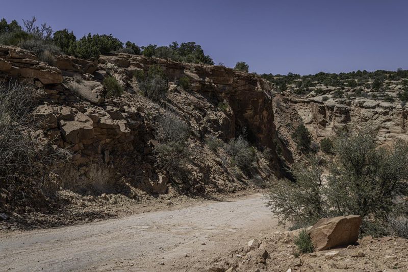 Off Road Track in Moab, Utah Desert HDRi Maps and Backplates