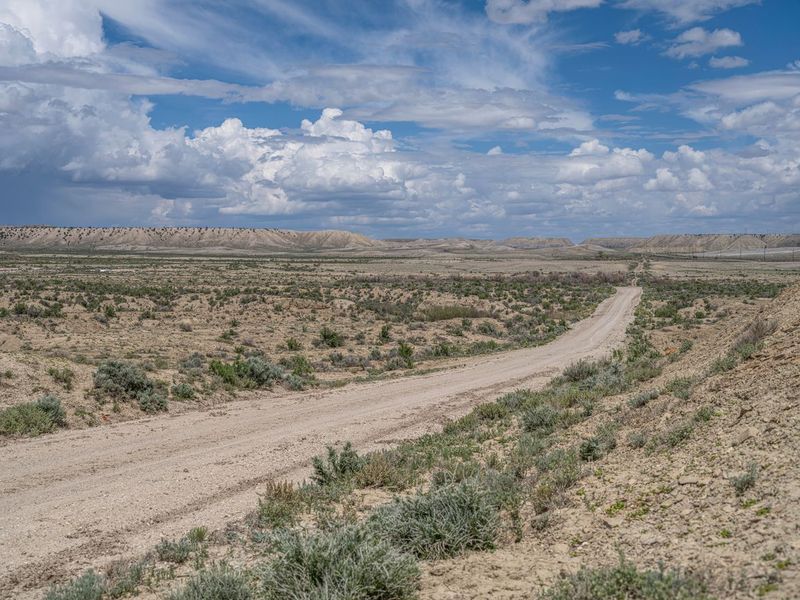 Off-Road Track in Rural Utah: Exploring the Breathtaking Landscape ...