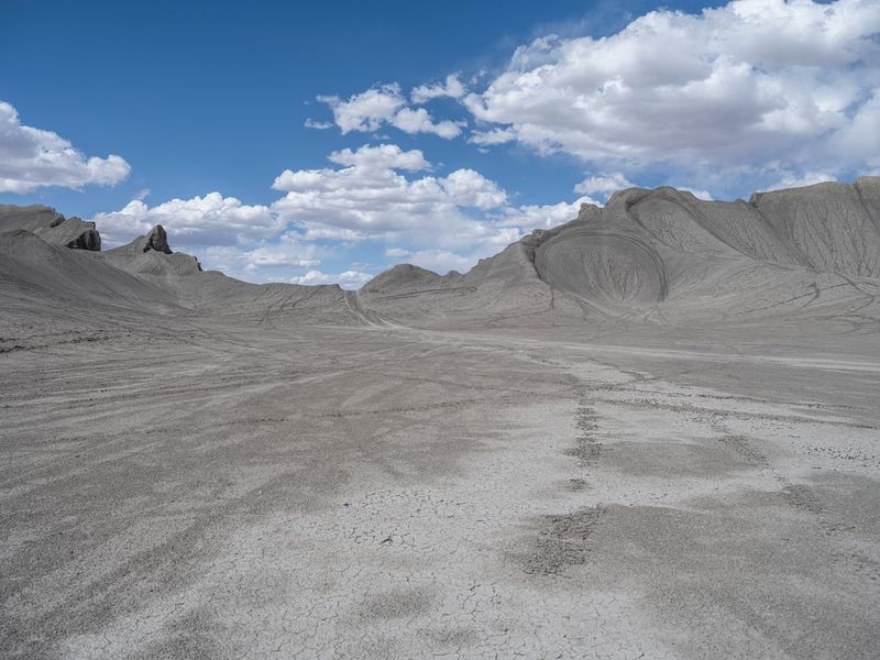 Off-Road Track in the Desert of Utah: Conquer the Dirt Surface HDRi ...