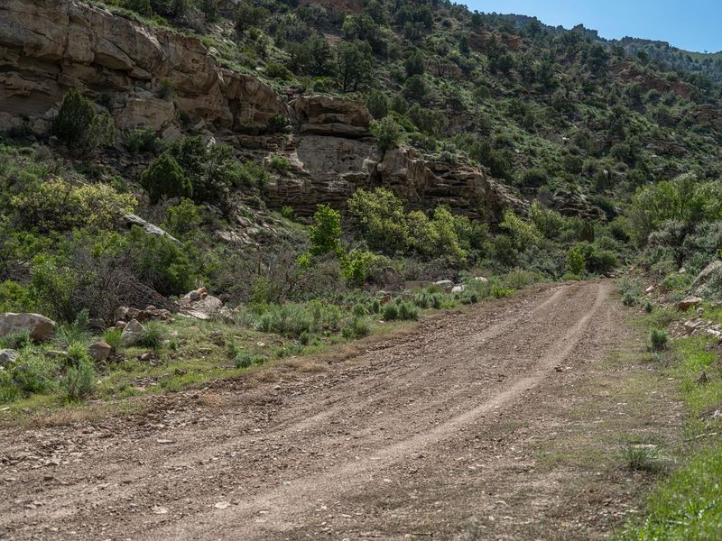 Off-Road Adventure in Utah, USA: A Mountain View