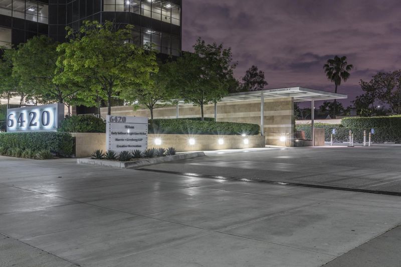 Night View of Office Building in Los Angeles HDRi Maps and Backplates