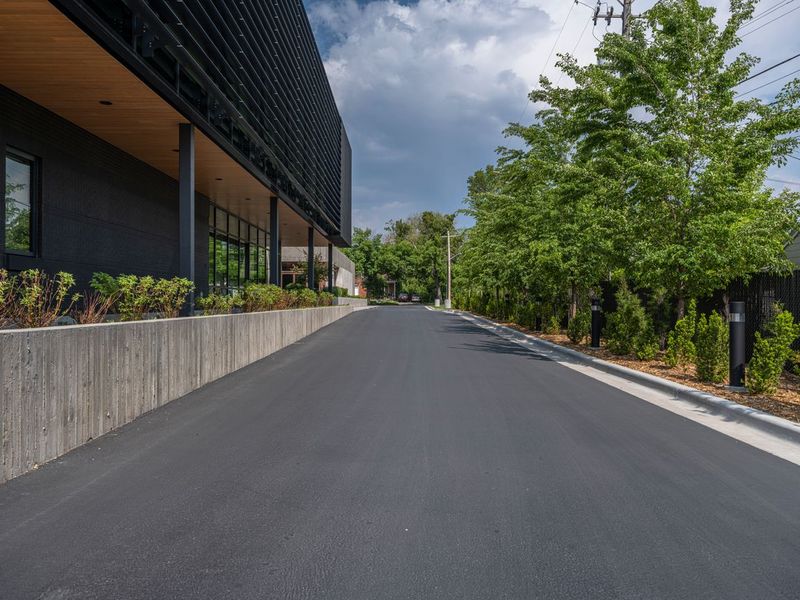 Office Buildings in Salt Lake City: Urban Architecture and Business ...