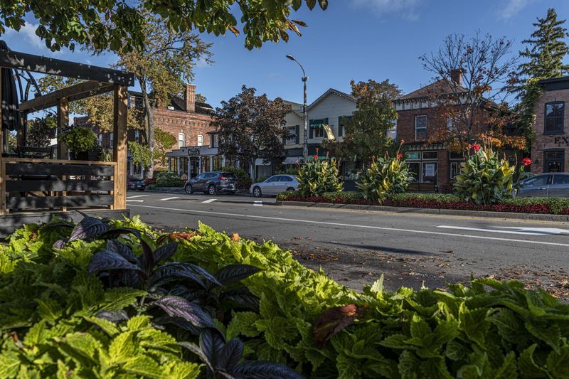 Ontario Residential Neighborhood, Canada HDRi Maps and Backplates