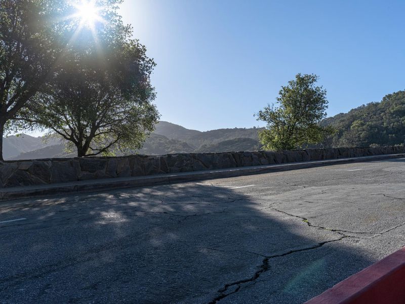 Open Space in California Parking Lot with Mountain View on a Sunny Day ...