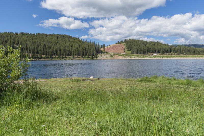 Open Space: Exploring the Highland Grass Surface HDRi Maps and Backplates