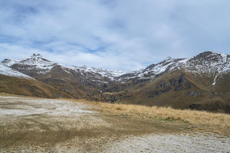Open Space and Nature: Vegetation and Gravel HDRi Maps and Backplates