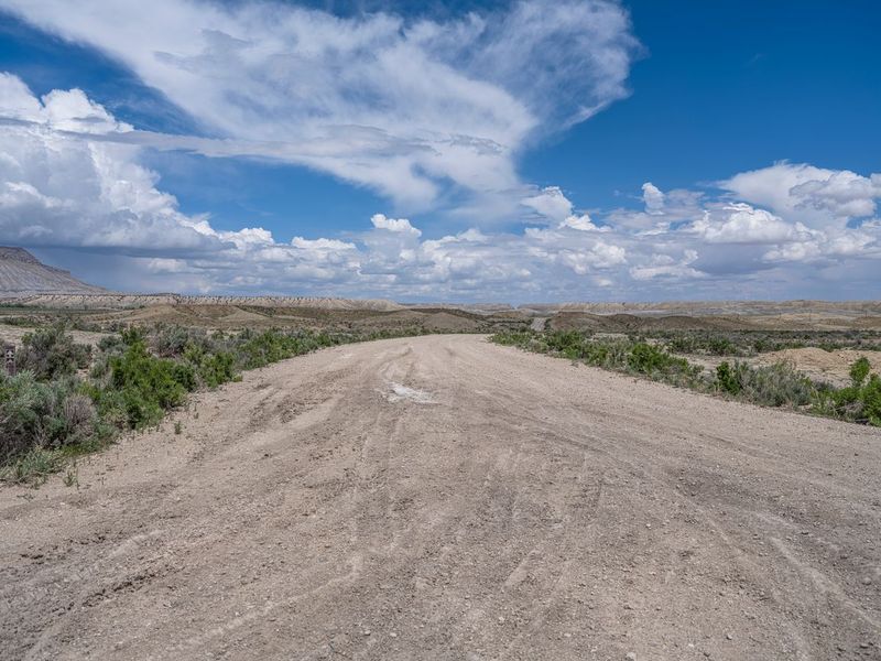 Open Space Road in the USA HDRi Maps and Backplates