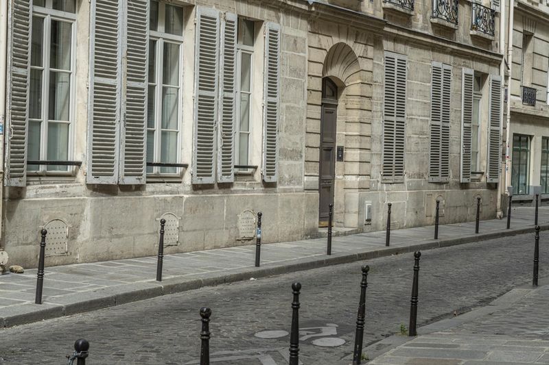 Paris City Life: The Beautiful Facade of a Building HDRi Maps and ...