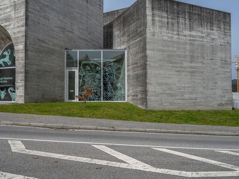 Porto Museum: Clear Sky and European Architecture HDRi Maps and Backplates