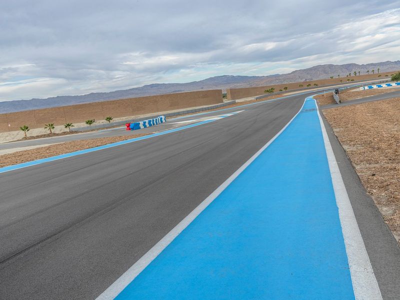 Race Track: Asphalt Curves in the USA