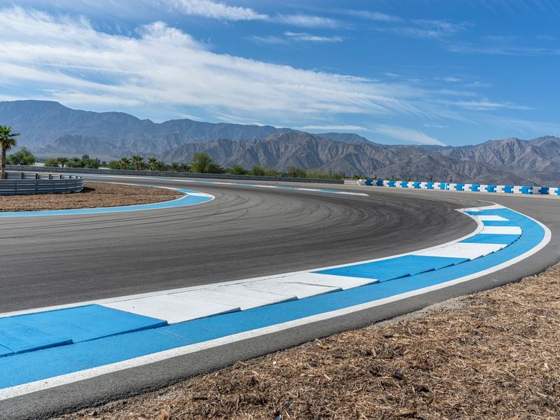 Race Track in USA - HDRi Maps and Backplates