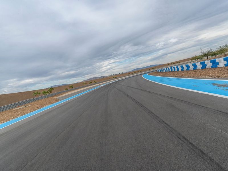 Race Track in the USA: A Daytime View HDRi Maps and Backplates