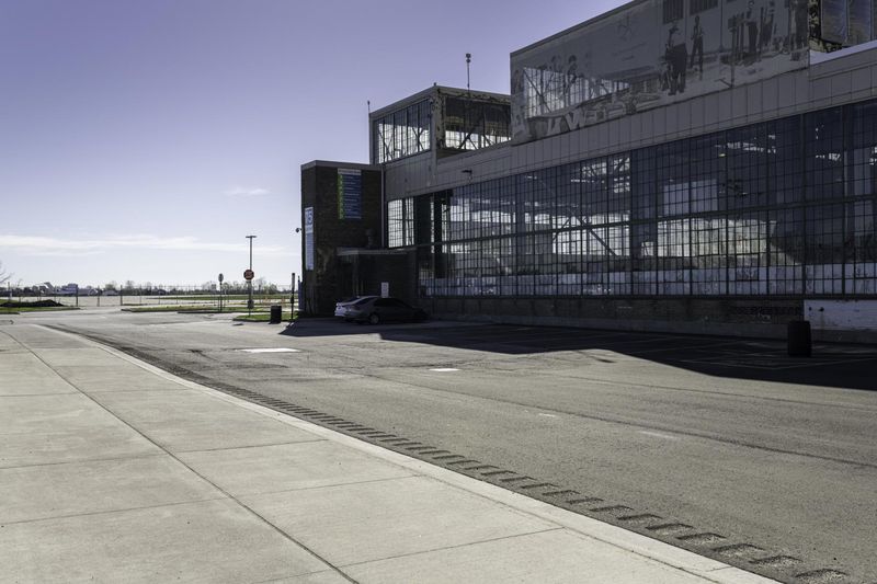 Residential Building in the Suburbs: A Play of Light and Shadow HDRi ...