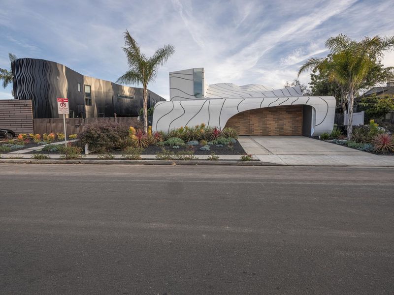 Residential Neighborhood in Los Angeles: A Real Estate Perspective HDRi ...