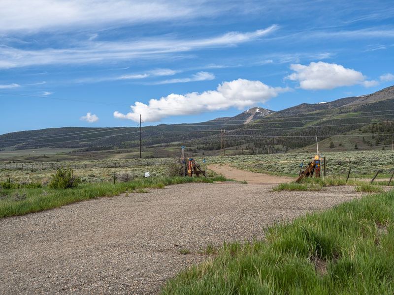 Rural Colorado Mountain Road HDRi Maps and Backplates