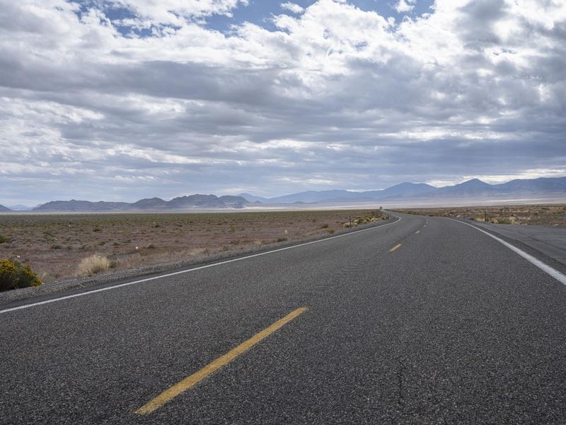 Rural Landscape in Utah: Mountains and Horizon HDRi Maps and Backplates